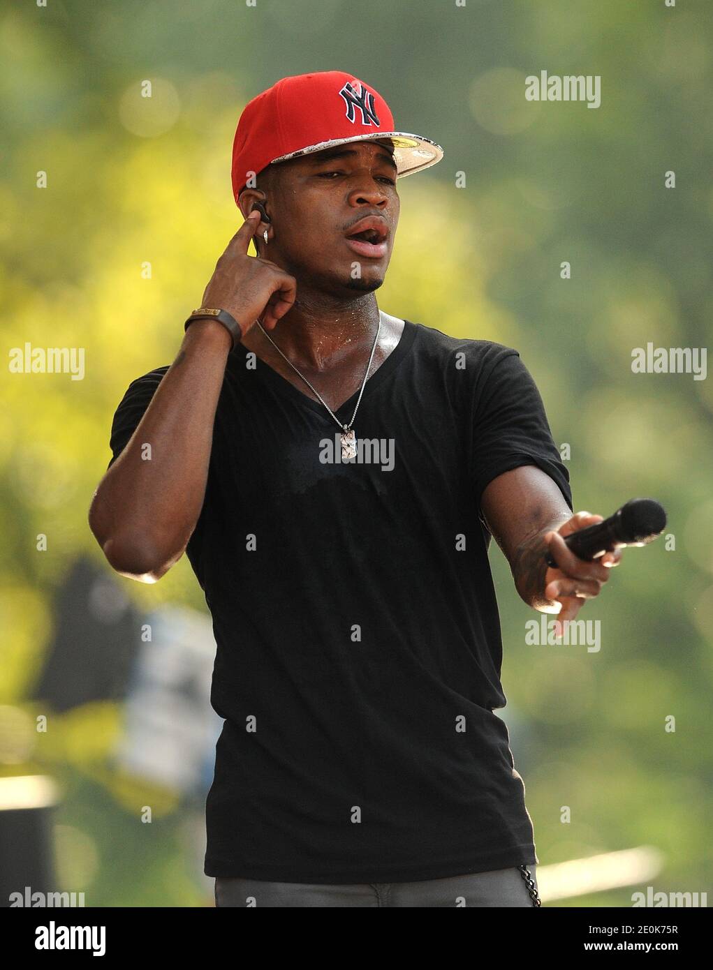 Singer Ne-Yo performs on ABC's 'Good Morning America' at Rumsey ...