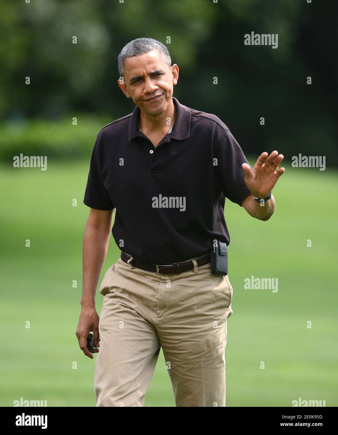 US President Barack Obama arrives on the South Lawn of the White House ...