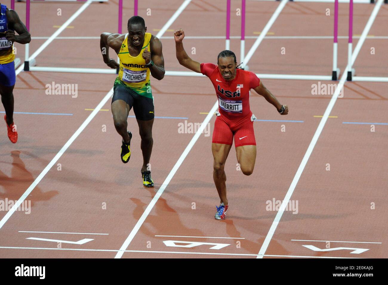 110 meters hurdles for men hi-res stock photography and images - Alamy