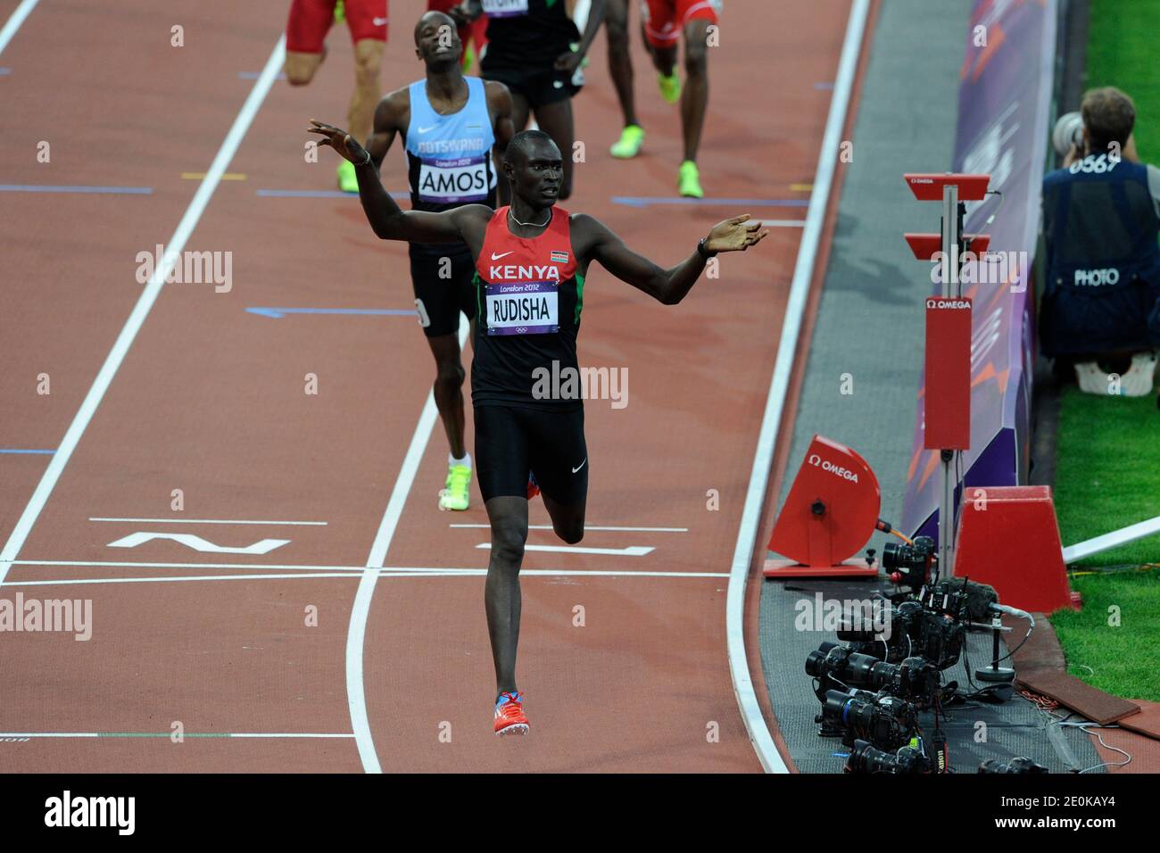 Kenya's Daniel Rudisha beats the world record and wins the gold medal ...
