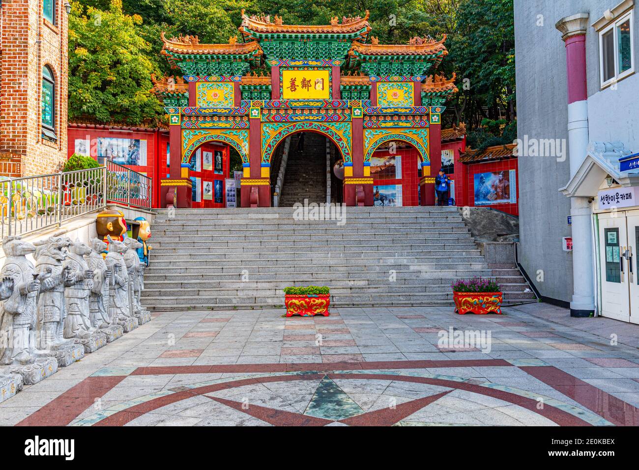 INCHEON, KOREA, OCTOBER 25, 2019: Decorative gate connecting Chinatown ...