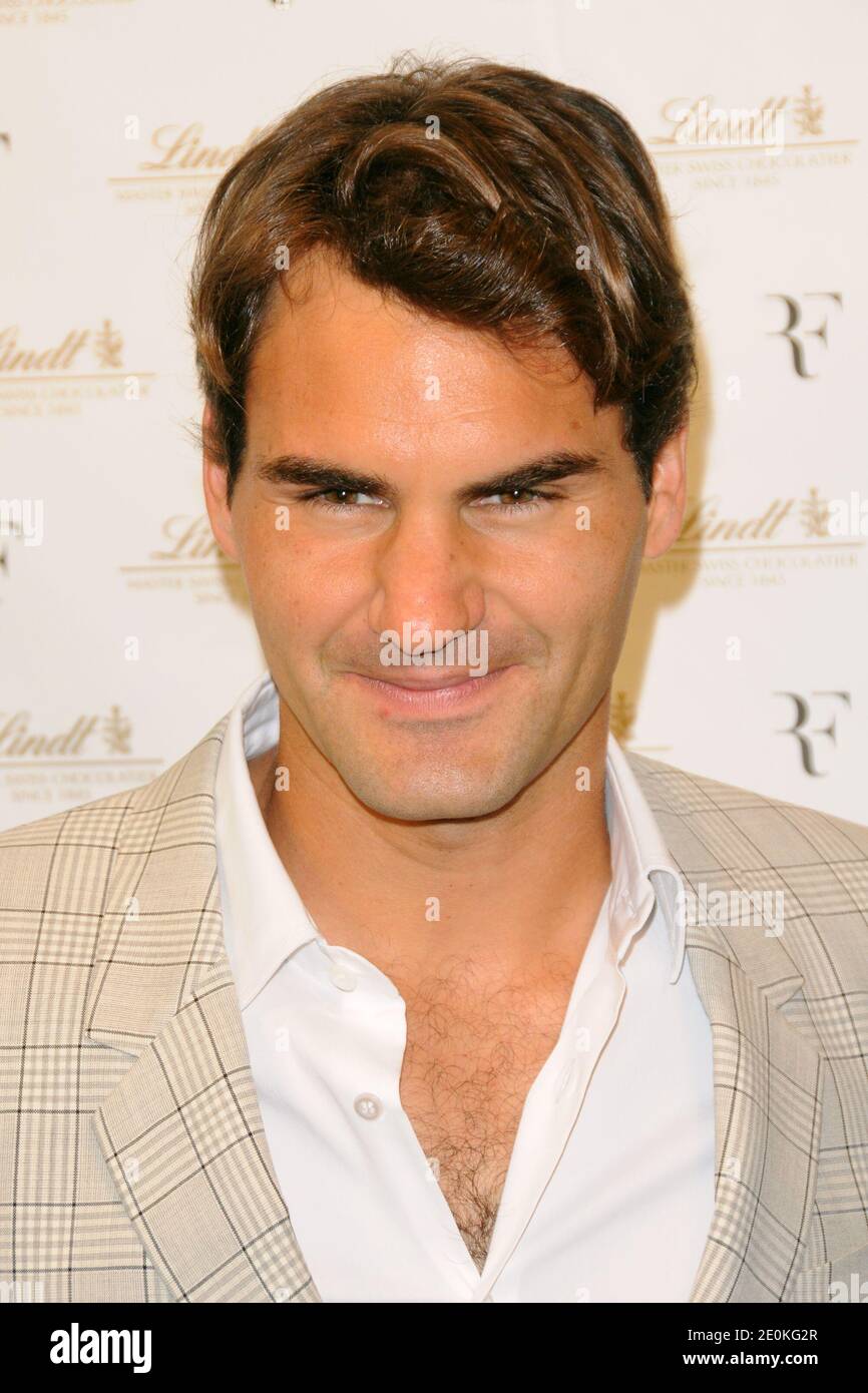 Roger Federer at the Lindt Chocolate Flagship store on Fifth Avenue to ...