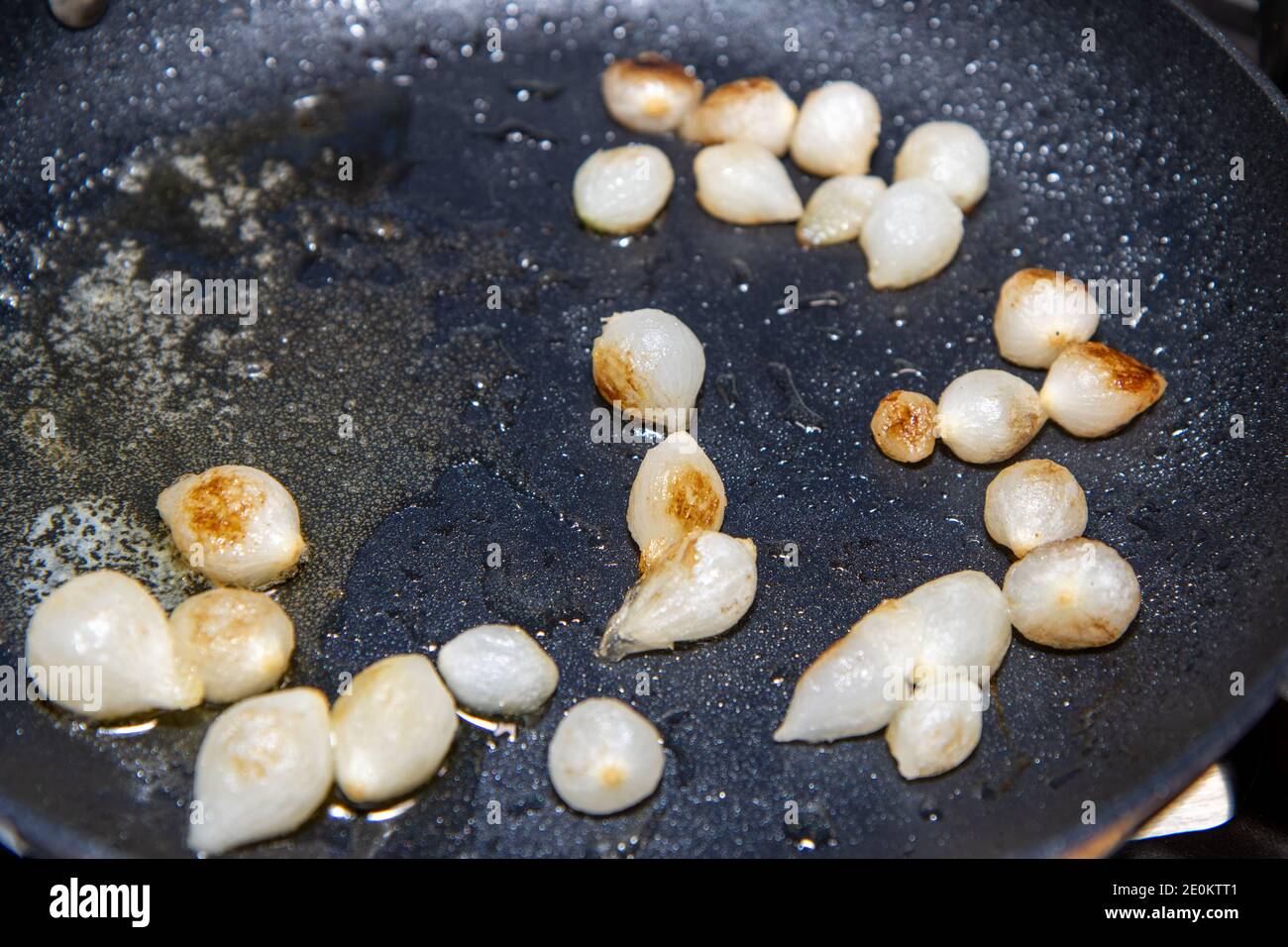 Baby onions hi-res stock photography and images - Alamy