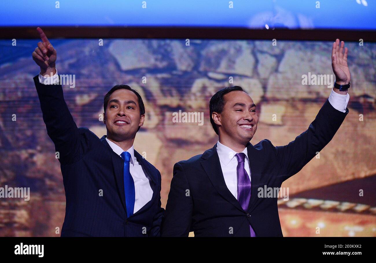 State Rep. Joaquin Castro (D-TX)(R) waves with his brother San Antonio ...