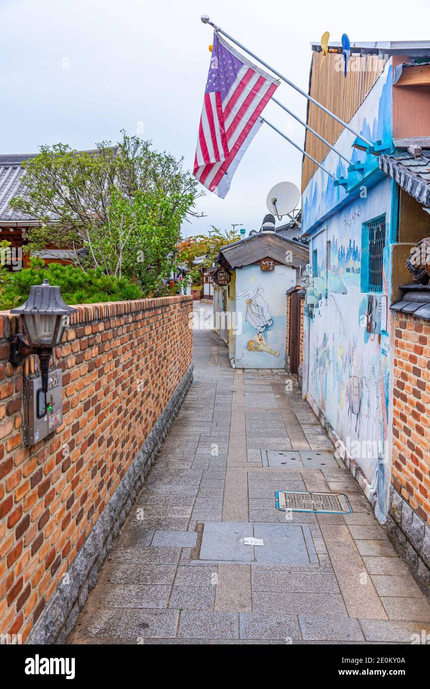 JEONJU, KOREA, OCTOBER 23, 2019: Grafitti decorated street at hanok ...