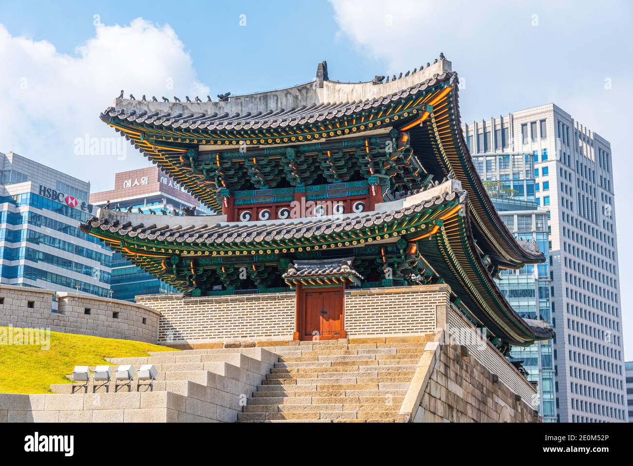Korean Traditional Gate High Resolution Stock Photography and Images ...