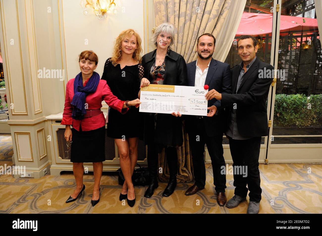 Julie Ferrier, Caroline Simonds, Francois-Xavier Demaison, Zinedine ...