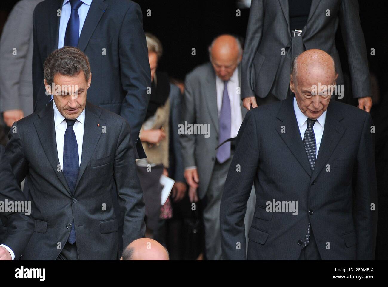 Former presidents Valery Giscard d'Estaing and Nicolas Sarkozy ...