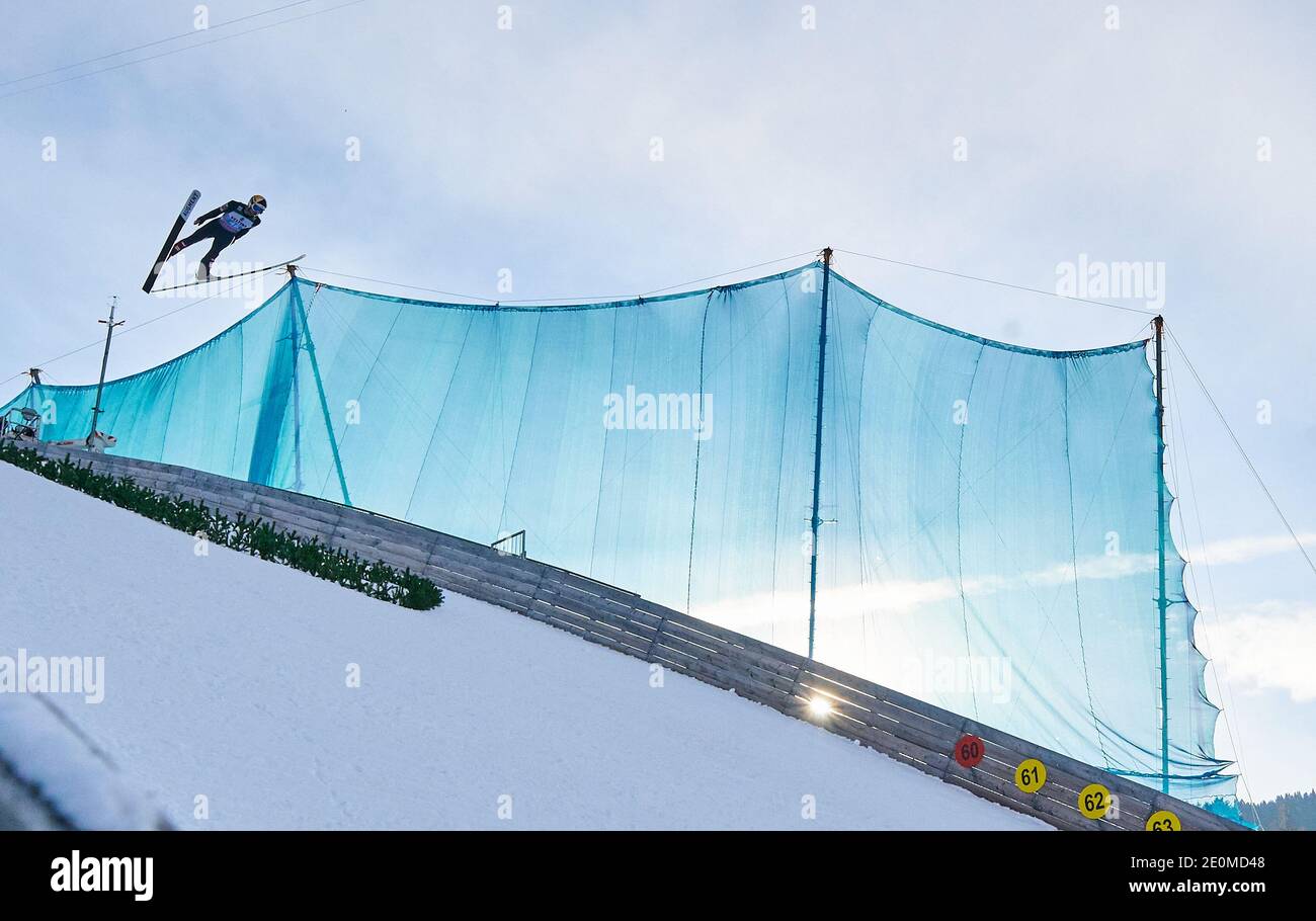 Thomas LACKNER, AUT in action with wind net, windnetz, windschutz ...