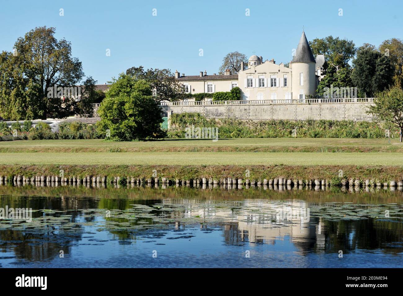 Chateau lafite rothschild hi-res stock photography and images - Alamy