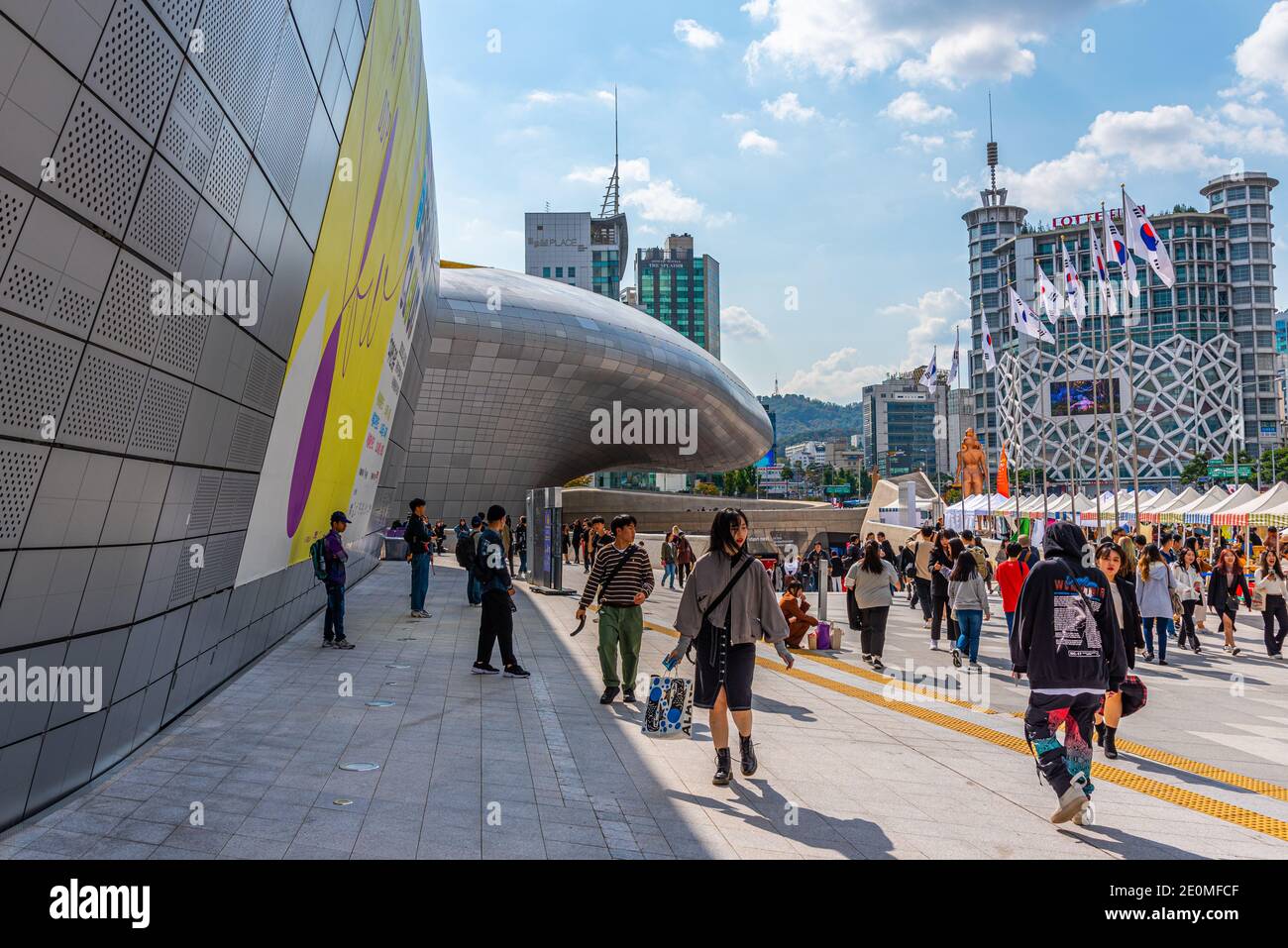 Dongdaemun seoul shopping hi-res stock photography and images - Alamy