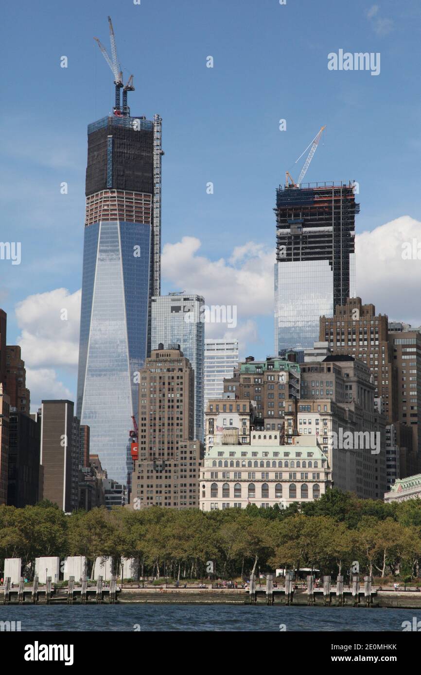 Freedom tower tour de la liberte hi-res stock photography and images ...