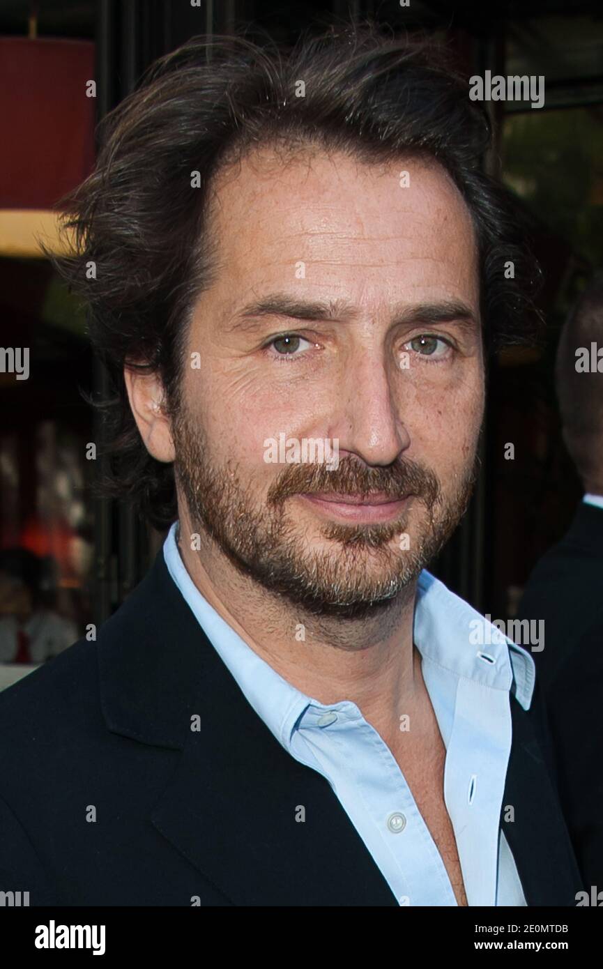Edouard Baer arriving for the premiere of the movie 'Asterix et Obelix ...