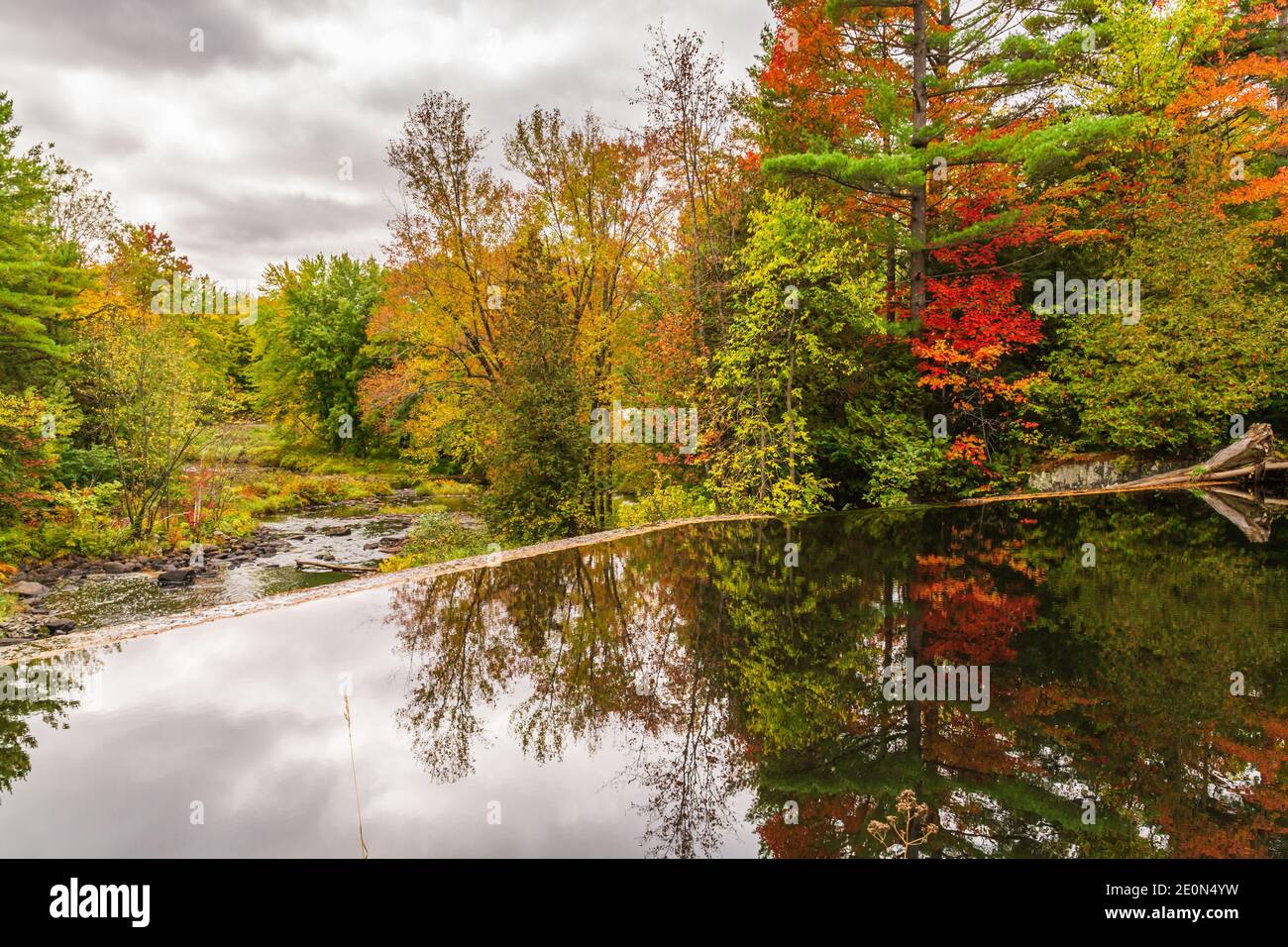 Lennox falls hi-res stock photography and images - Alamy