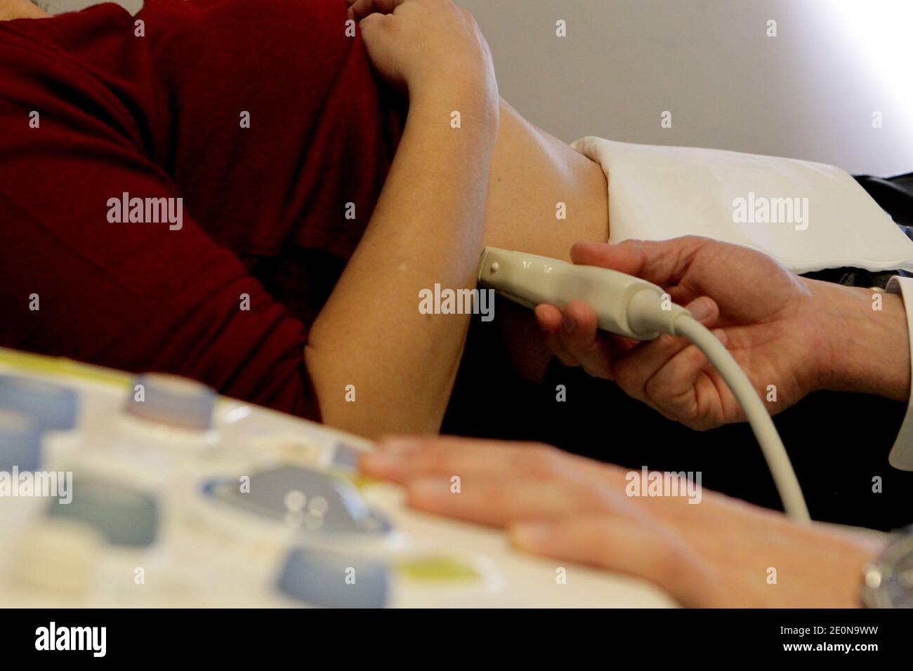 Robot surgery europe hi-res stock photography and images - Alamy