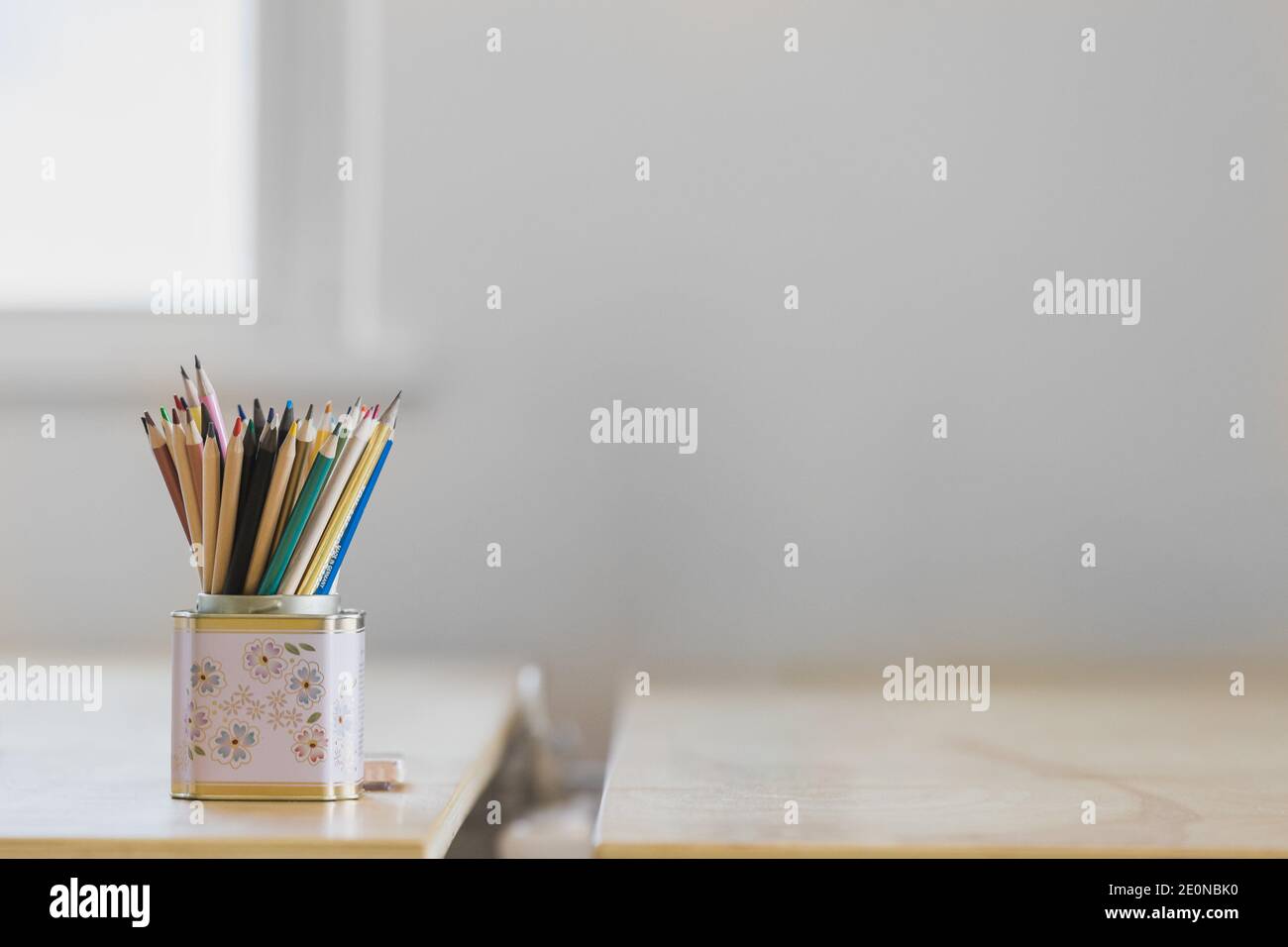 organized pencil holder Stock Photo - Alamy