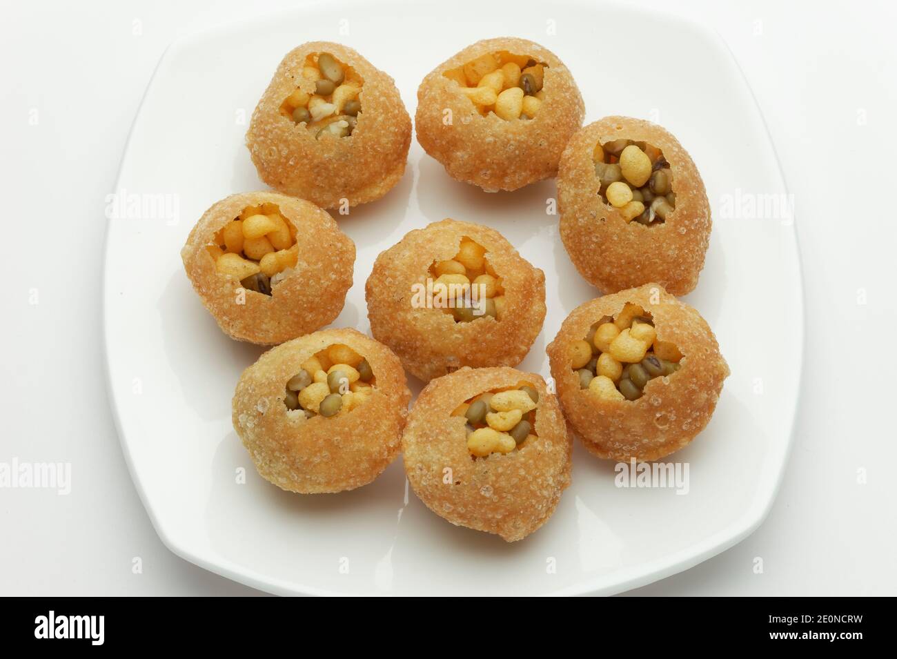 Panipuri or Gol Gappa or Chaat Indian fast food Chaat, Spices Fast Food ...
