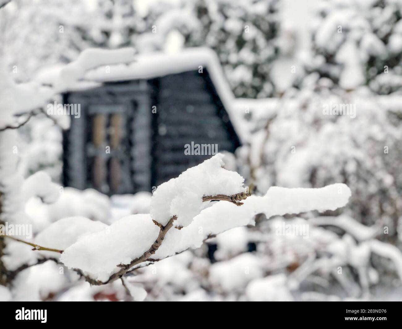 Winter garden wooden hut hi-res stock photography and images - Alamy