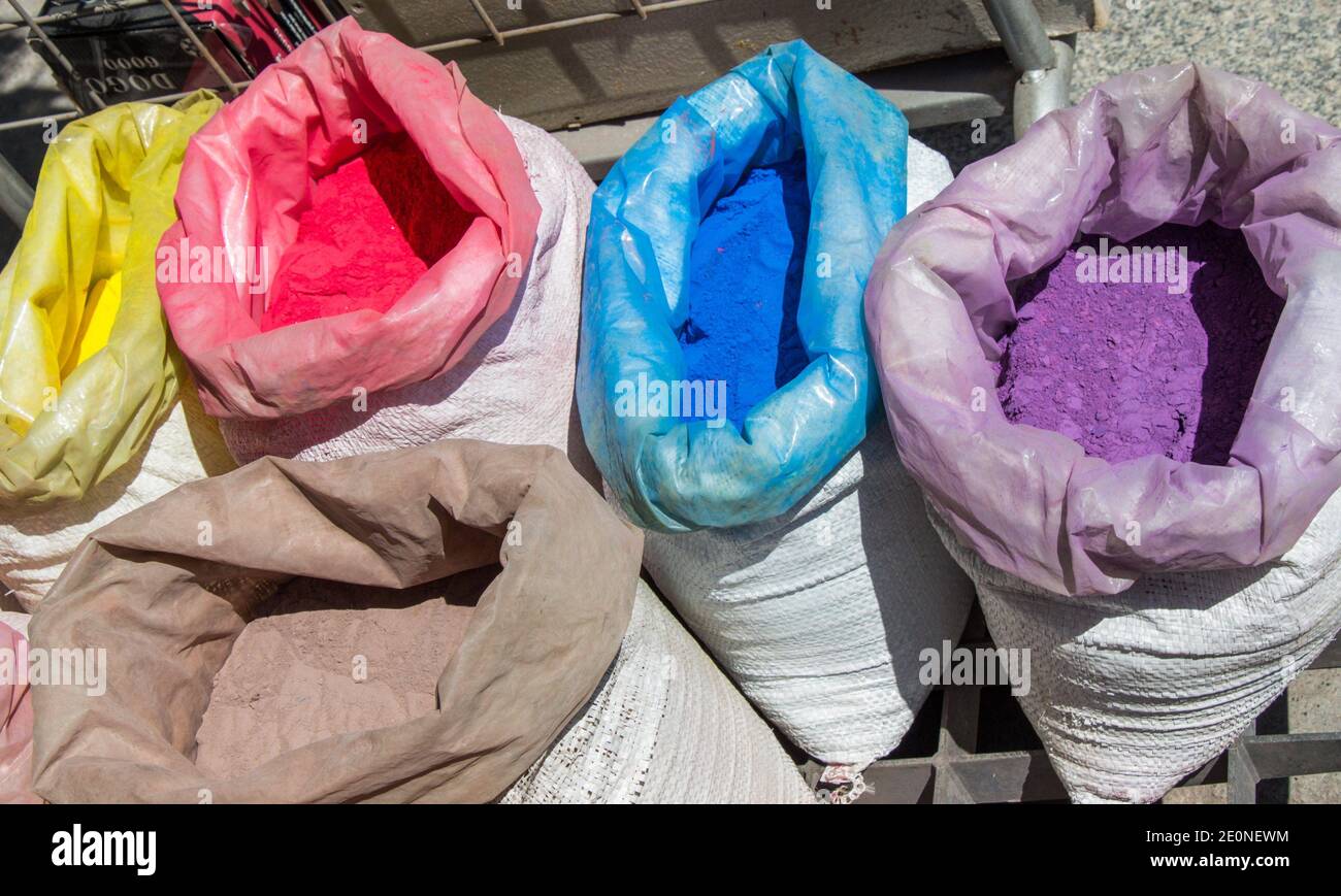 Different colors paint hi-res stock photography and images - Alamy