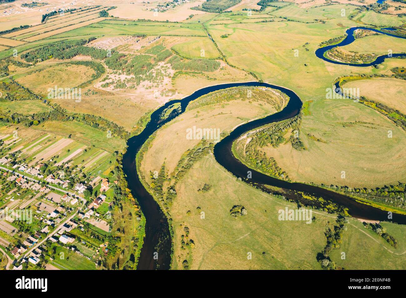 Curved river hi-res stock photography and images - Alamy
