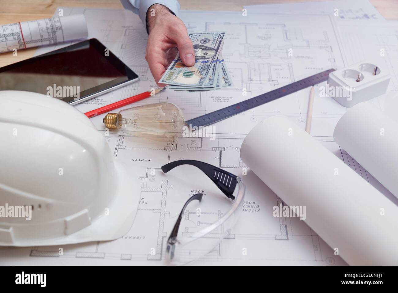 Installation services hi-res stock photography and images - Alamy