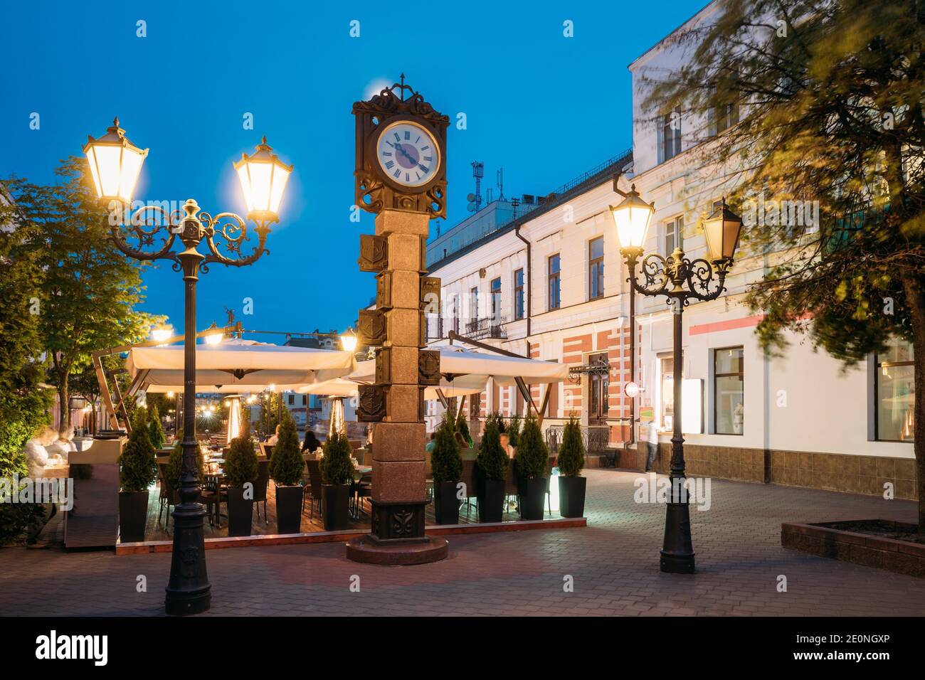 Six sided clock hi-res stock photography and images - Alamy