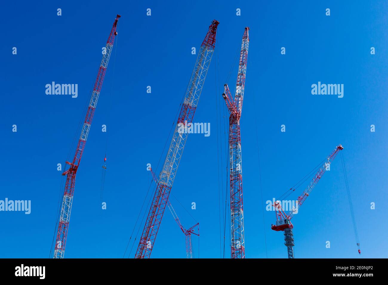 Tokyo construction crane hi-res stock photography and images - Alamy