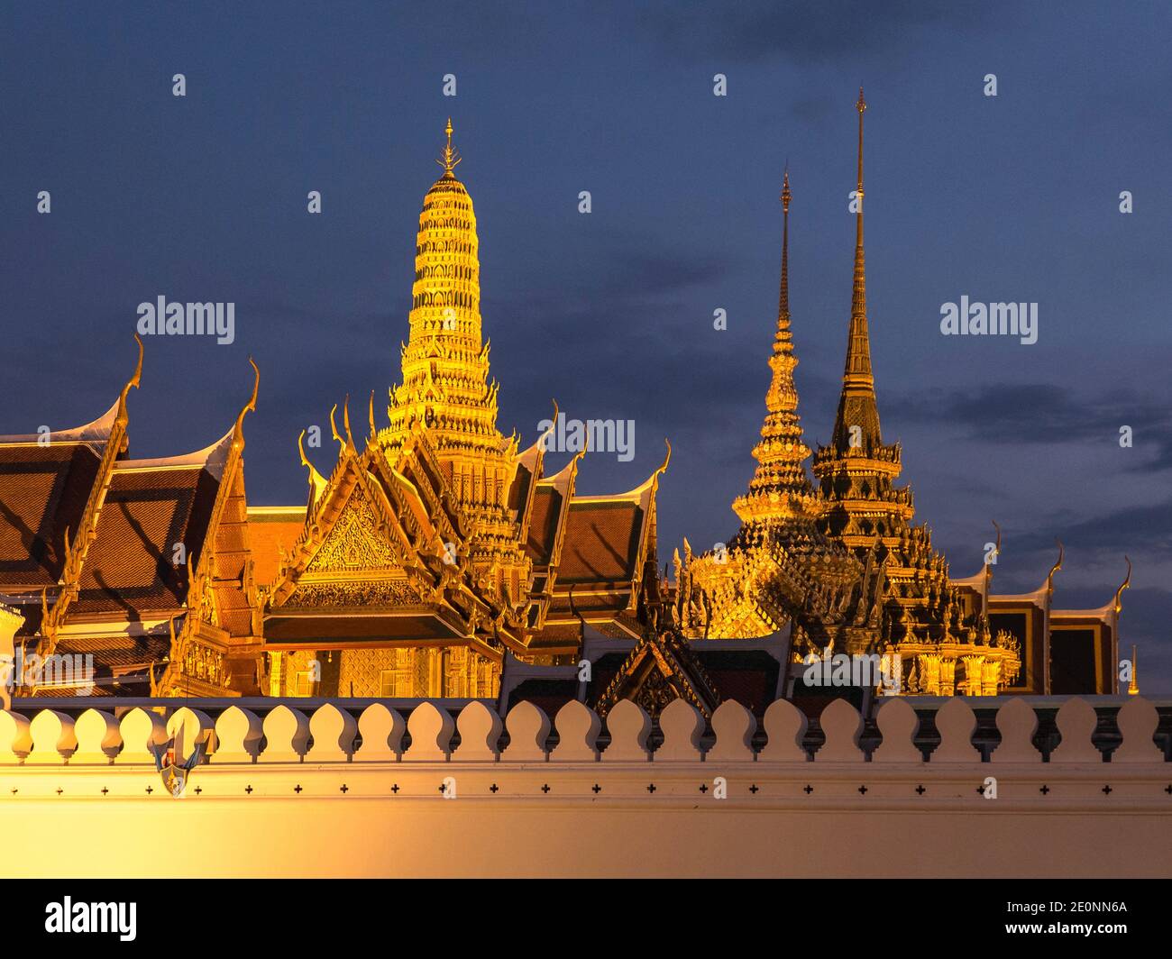 Bangkok grand palace thailand architecture hi-res stock photography and ...