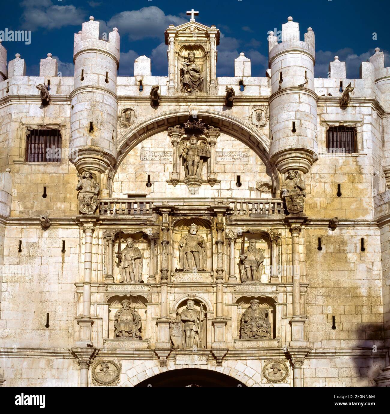 Puerta de santa maría gate hi-res stock photography and images - Alamy