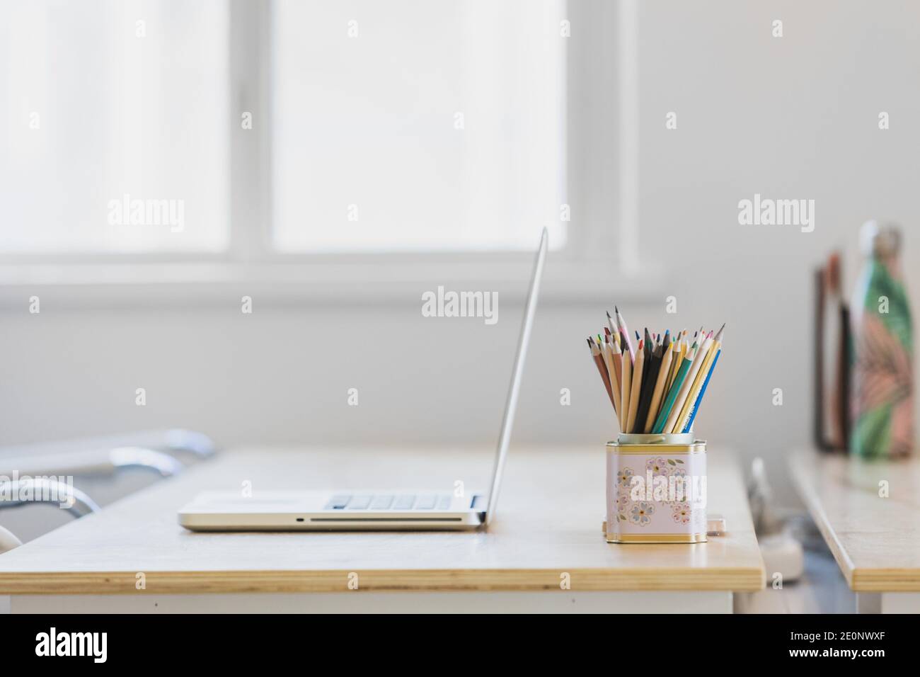 Tidy desk hi-res stock photography and images - Alamy