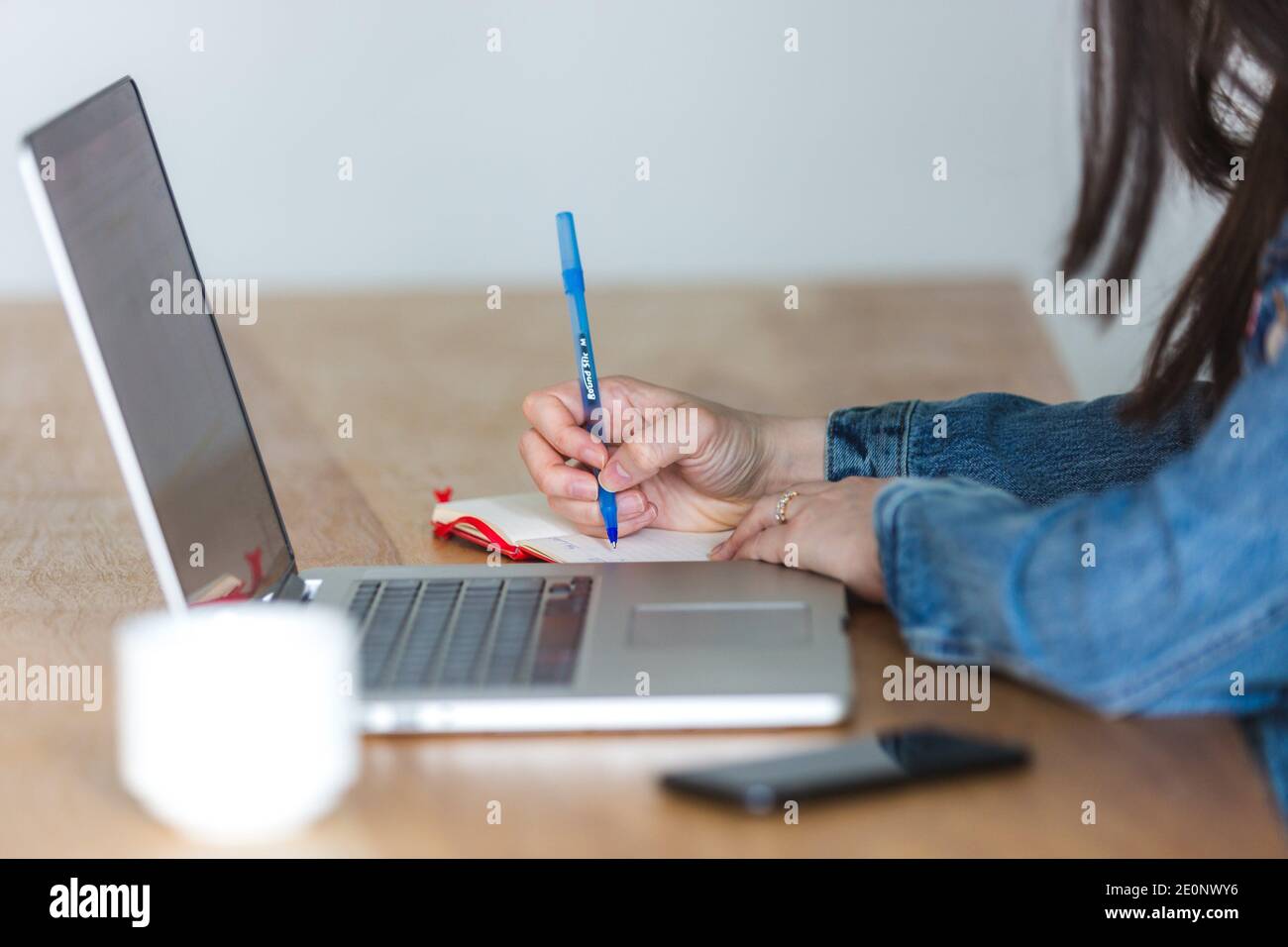 Notes animation hi-res stock photography and images - Alamy