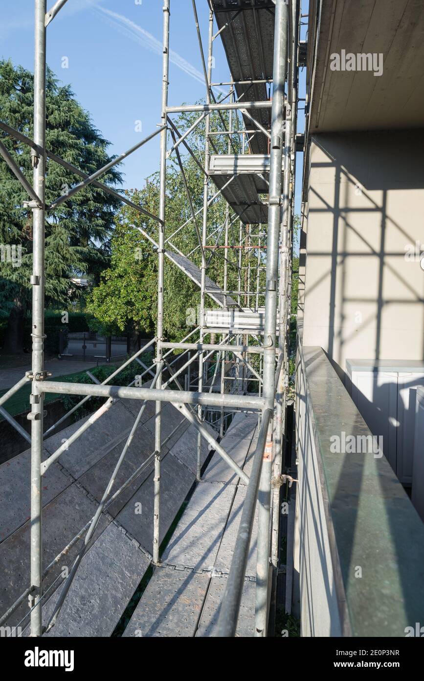 Scaffolding work in progress hi-res stock photography and images - Alamy