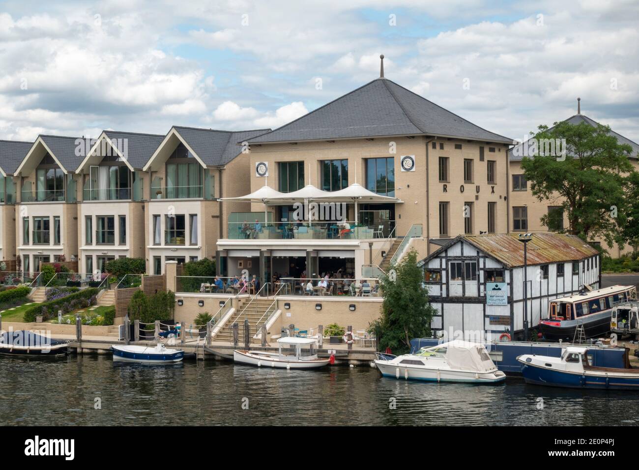 The Roux at Skindles brasserie, on the River Thames in Taplow ...