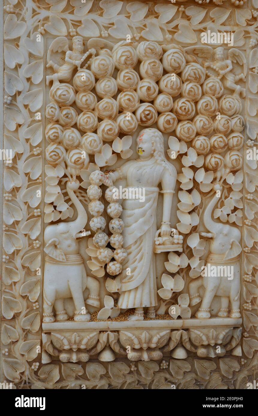 Beautiful marble carving at Karni Mata, the temple of rats at Deshnoke ...