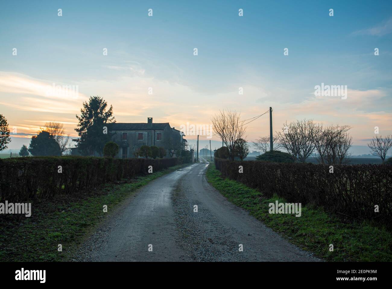 View generic dirty road hi-res stock photography and images - Alamy