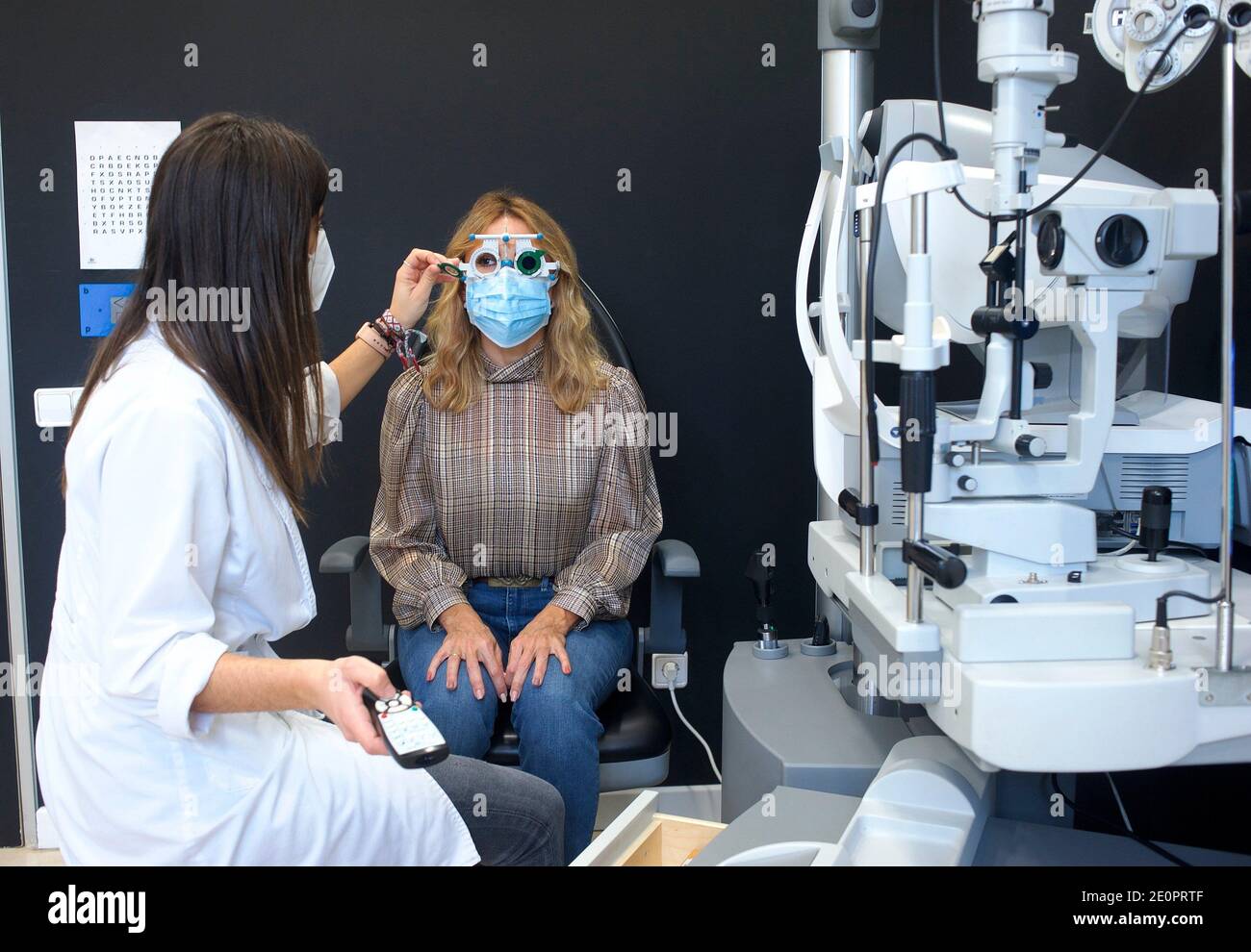 Visual measurement hi-res stock photography and images - Alamy