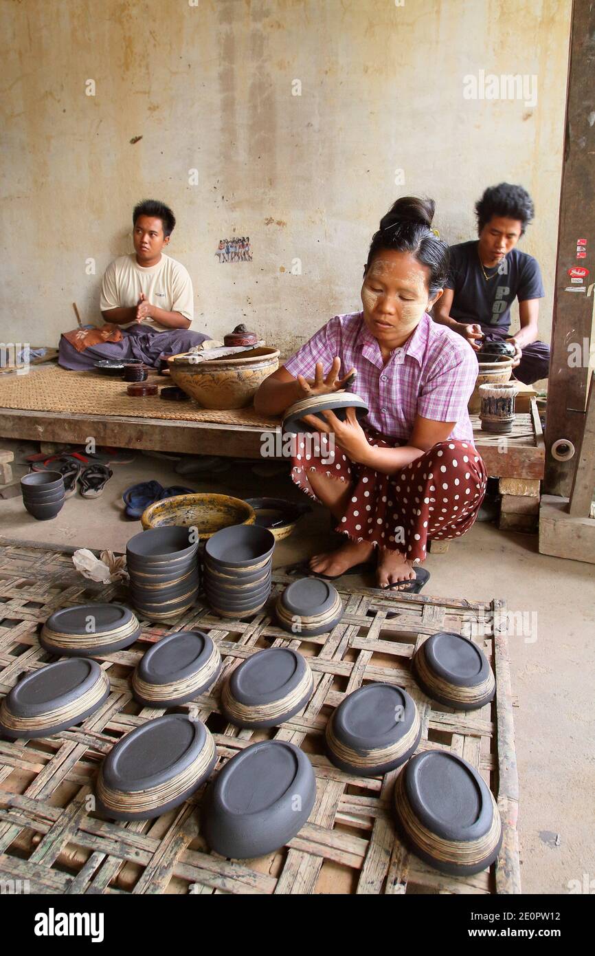 Myanmar bagan pottery hi-res stock photography and images - Alamy