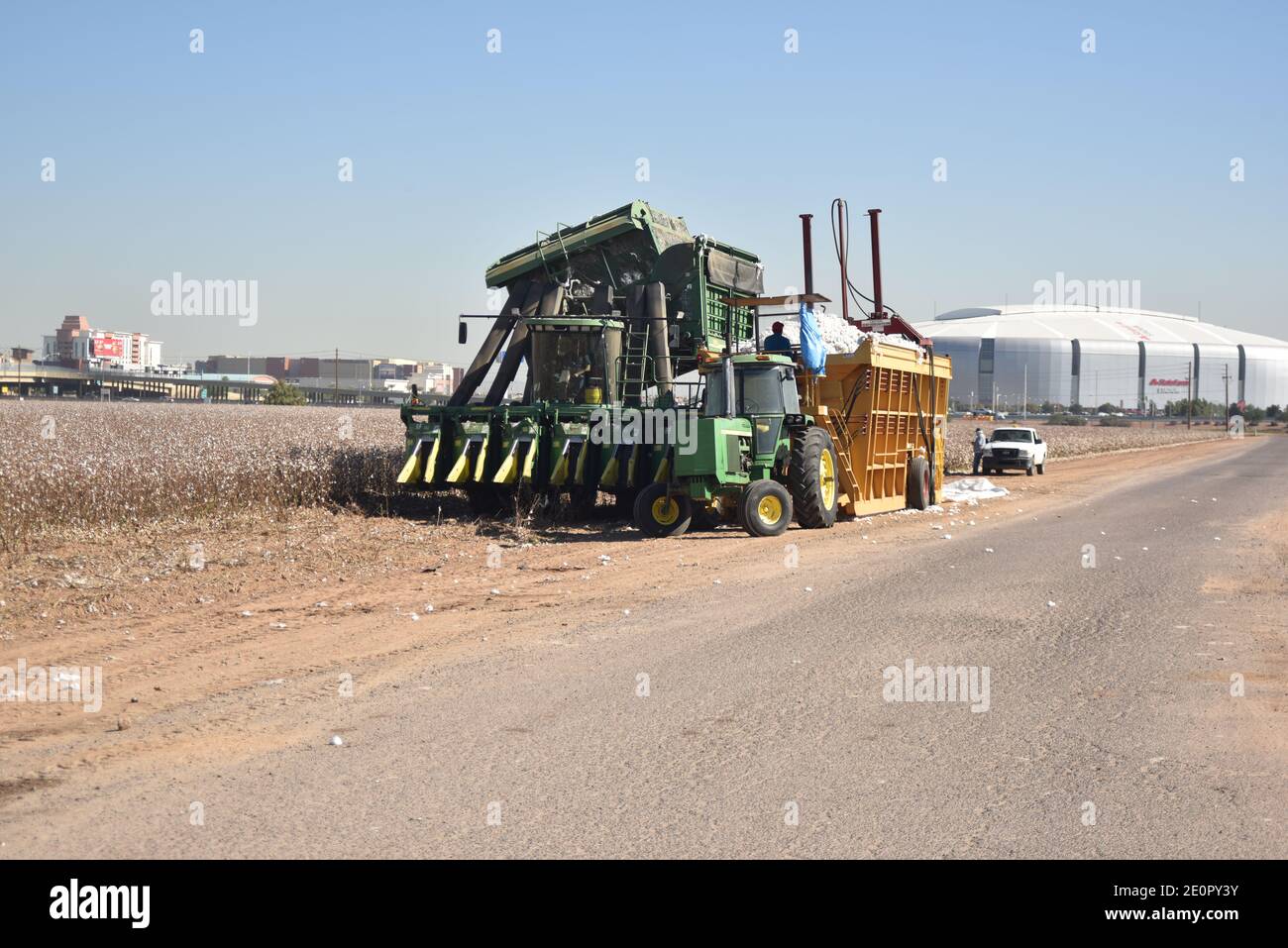 Glendale, AZ. U.S.A. 11/18/2020. MK FARMS John Deere 9985 cotton ...