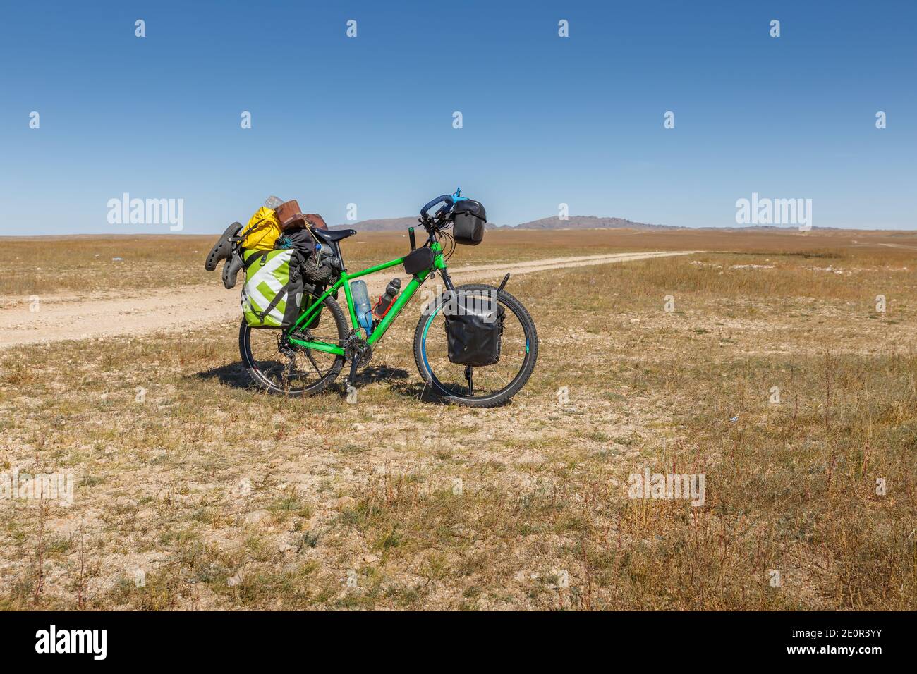 Loaded touring bike hi-res stock photography and images - Alamy
