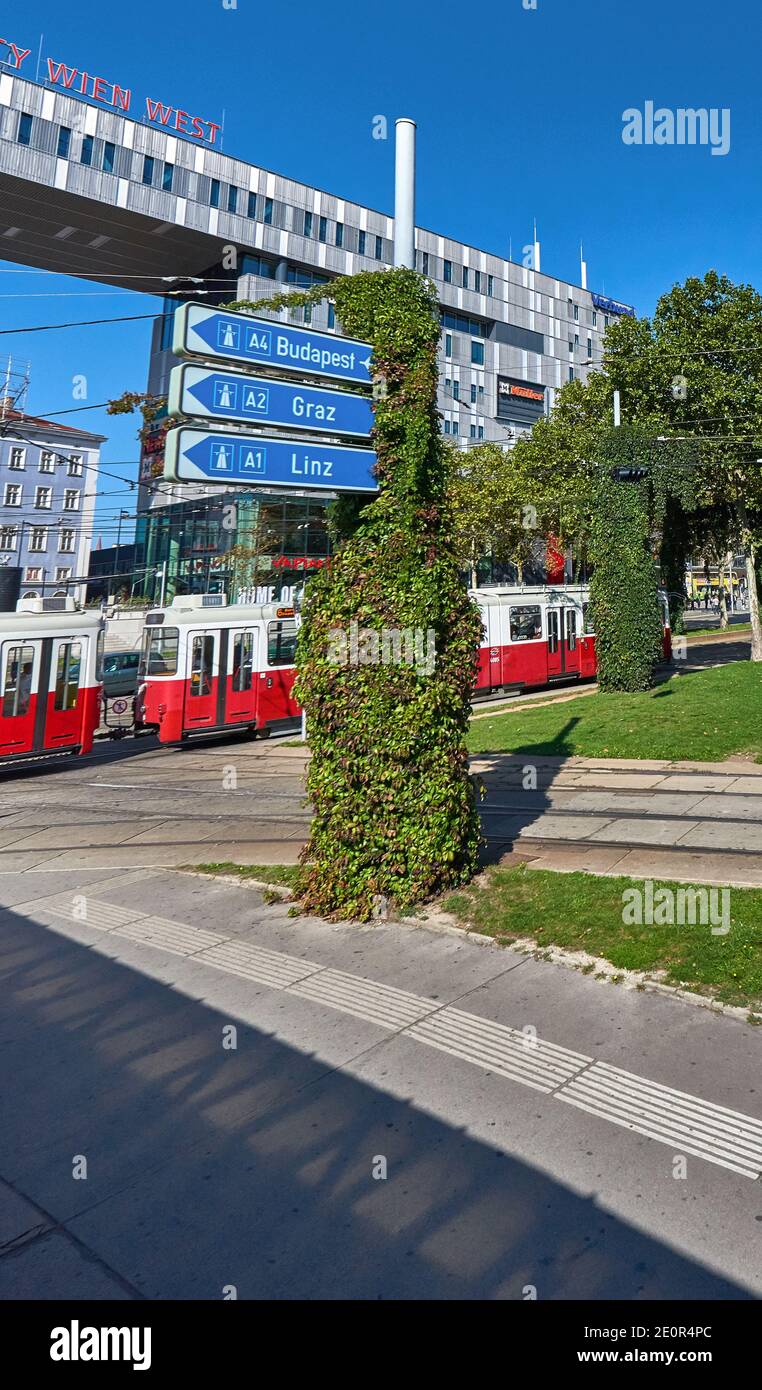 Street view in the center of Vienna Stock Photo - Alamy