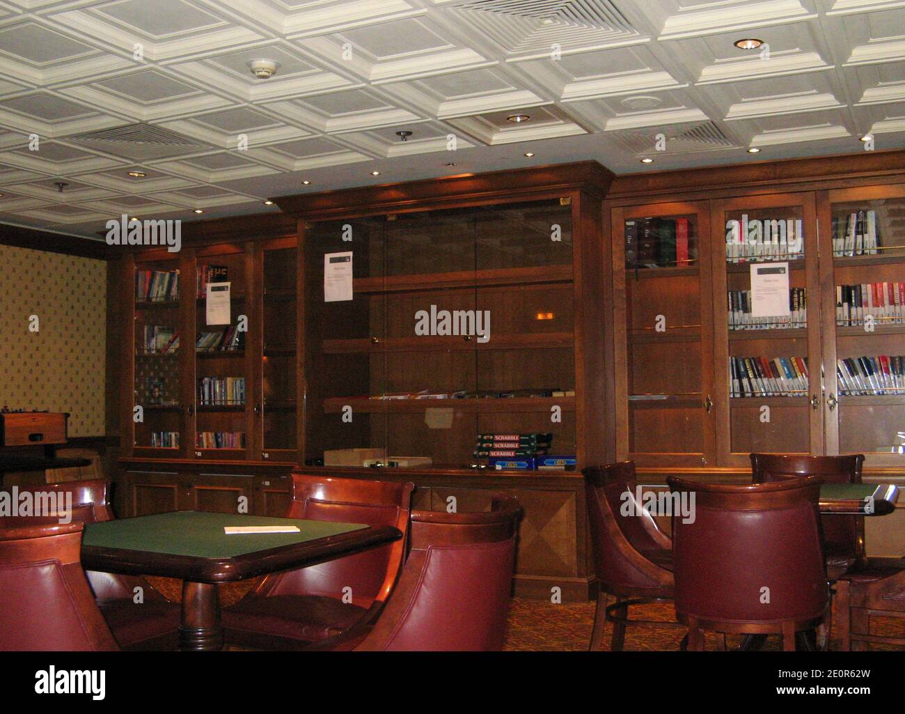 Cruise ship internal hi-res stock photography and images - Alamy