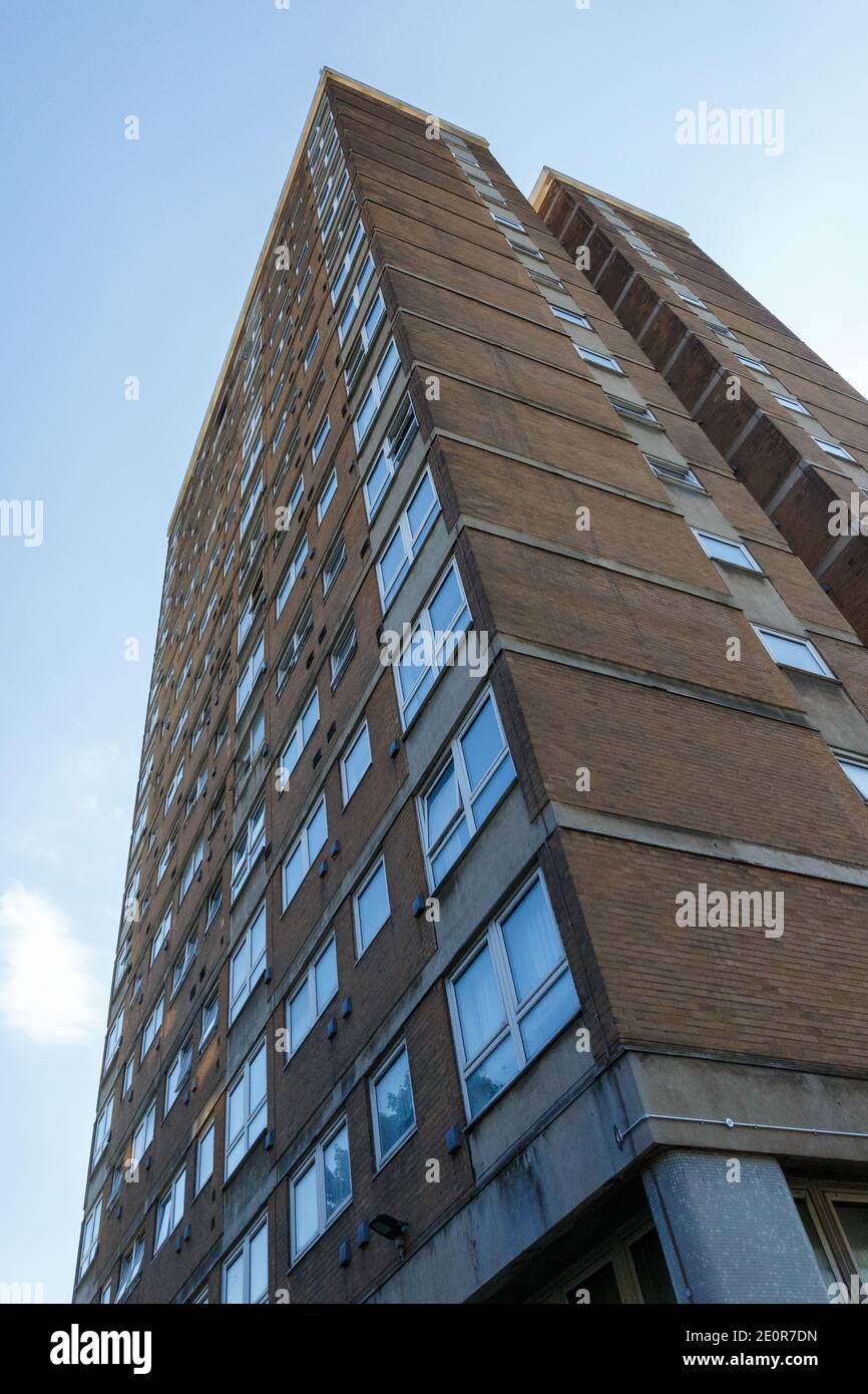 Leeds tower blocks hi-res stock photography and images - Alamy