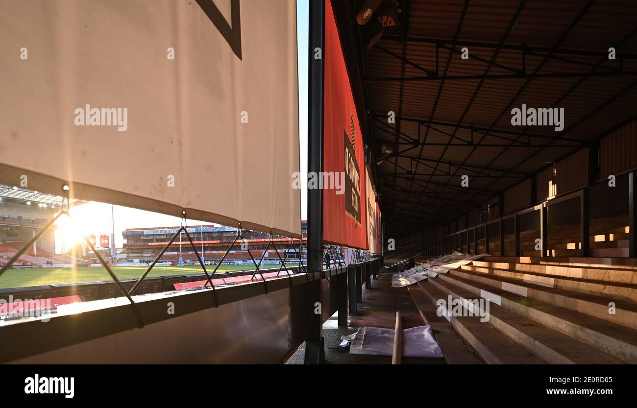 Gloucester shed rugby hi-res stock photography and images - Alamy