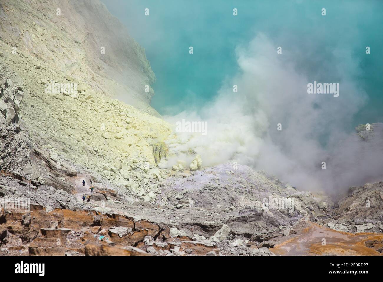 Sulfur mine turquoise acid crater hi-res stock photography and images ...