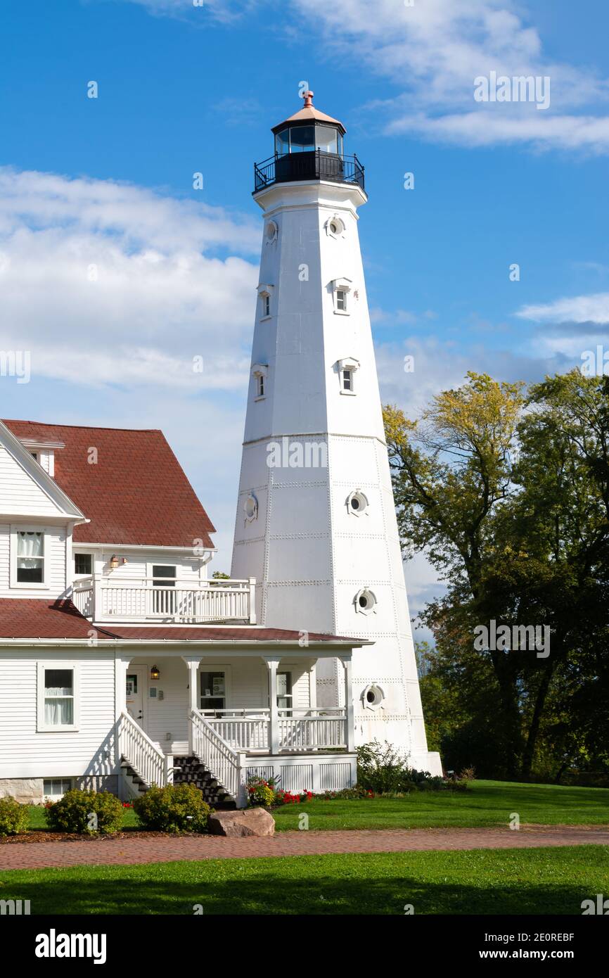 North point lighthouse milwaukee hi-res stock photography and images ...