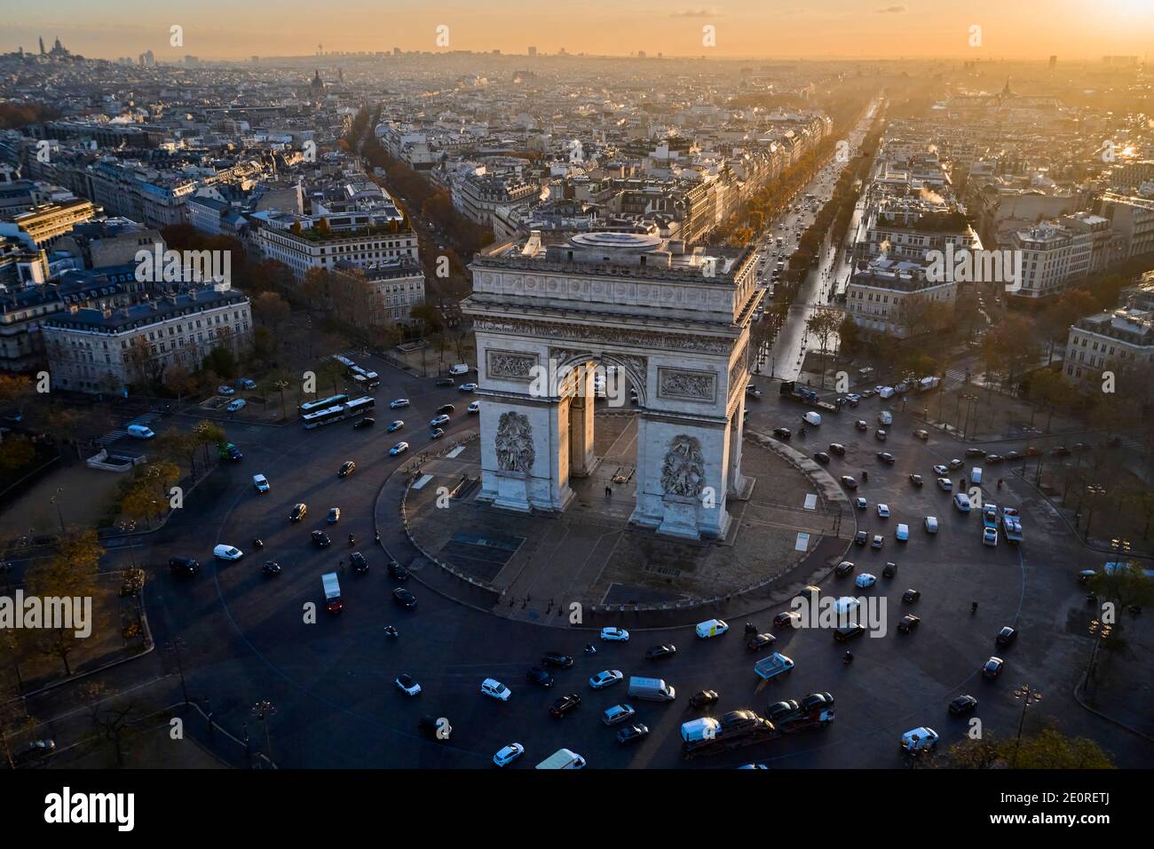 France, Paris (75), place Charles de Gaulle or de l'Etoile, and the Arc de Triomphe Stock Photo ...