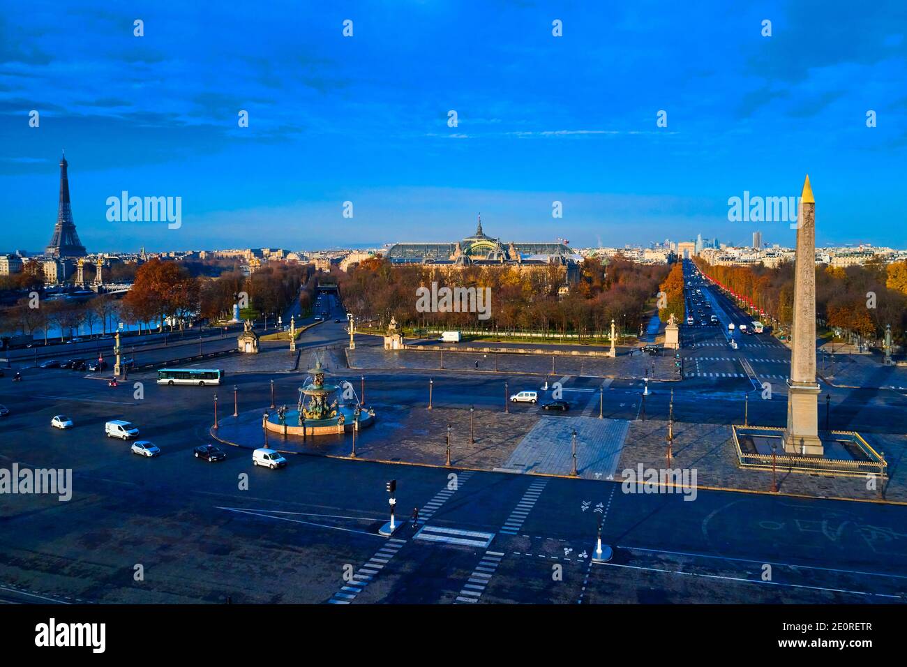 Place paris aerial hi-res stock photography and images - Alamy