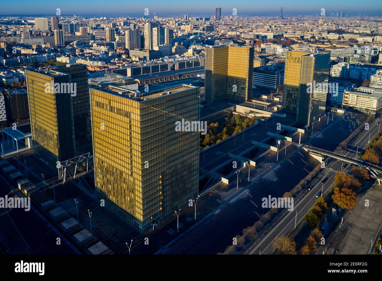 France, Paris (75), the quai François Mauriac, the National Library of ...