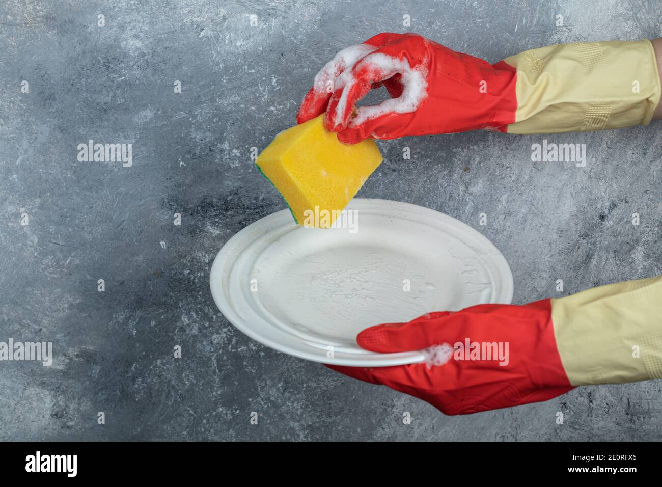 Washing plate hi-res stock photography and images - Alamy