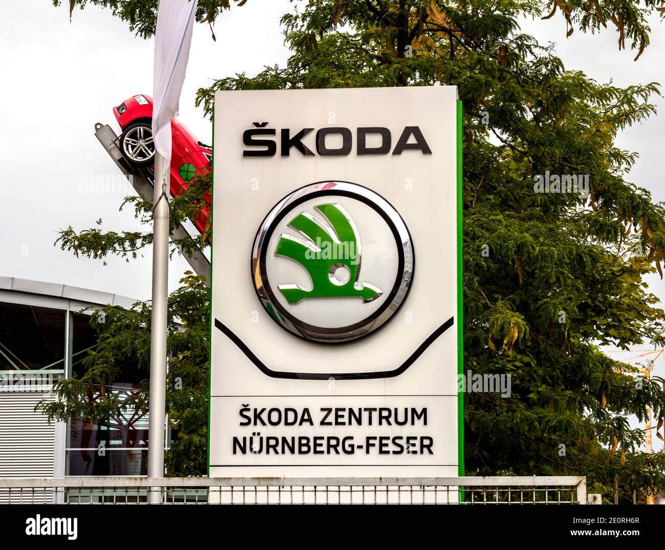 Skoda octavia logo hi-res stock photography and images - Alamy